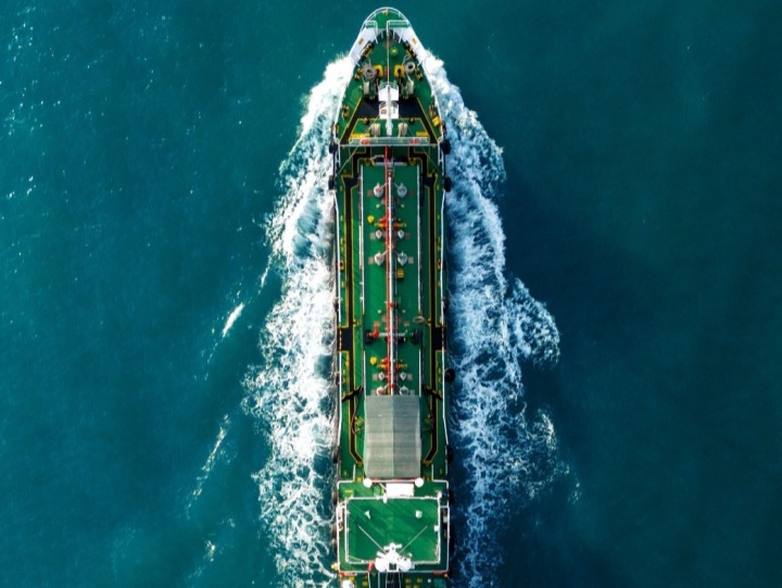 World’s 8 major maritime oil transit routes